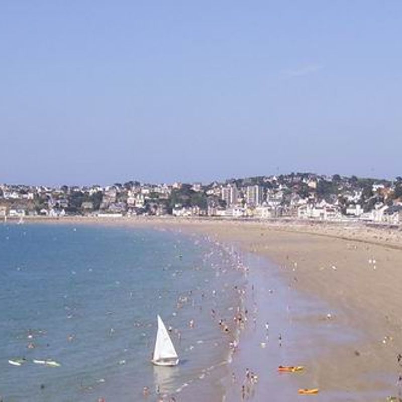 Pléneuf-Val-André - Commune littorale des Côtes-d'Armor, France.