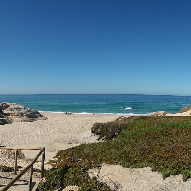 Praia do Rei Cortiço - Plage de sable à Vau, Portugal.